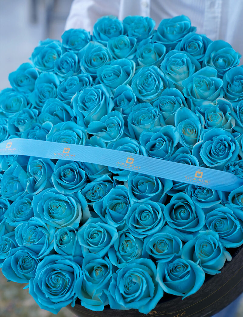 Blue Roses Online in UAE | Buy Blue Rose Arrangement